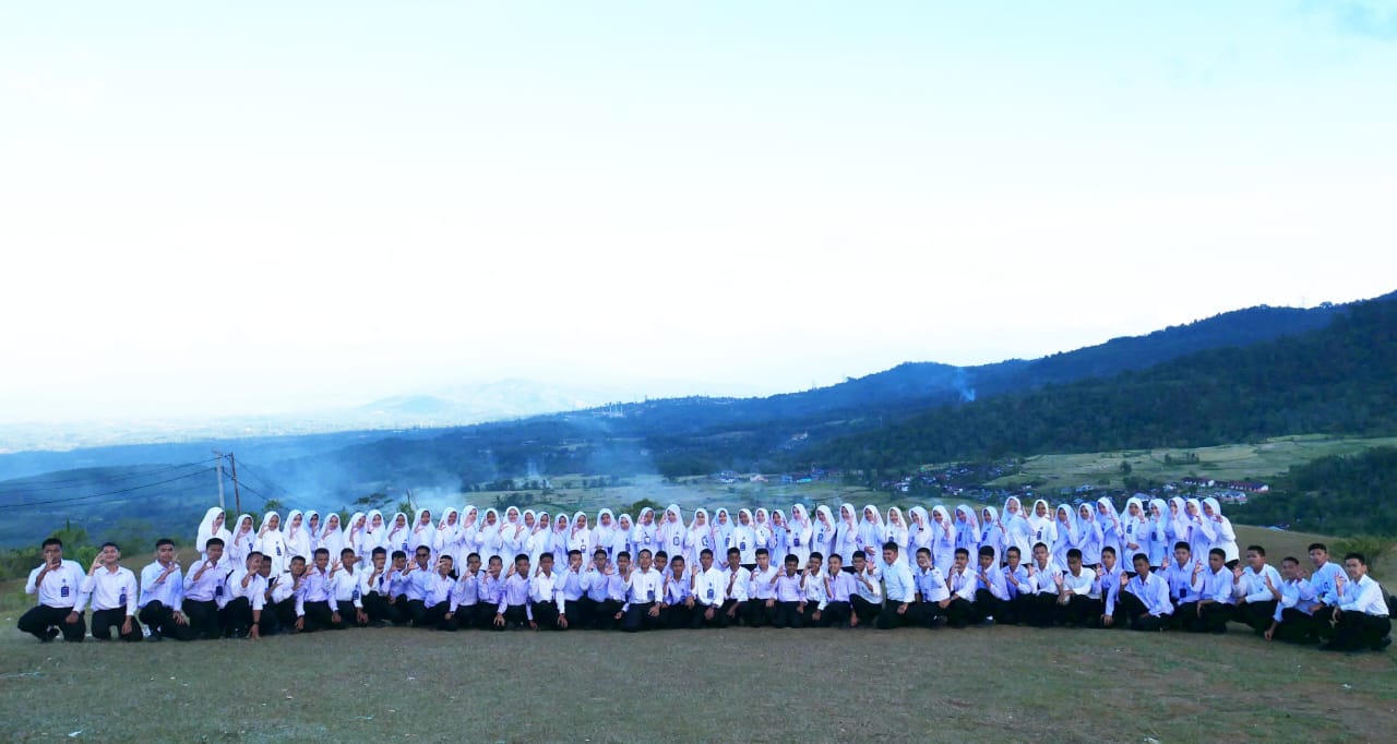 MAN IC Tapsel Perkenalkan Objek Wisata Tor Simago Mago Kepada Siswa ...