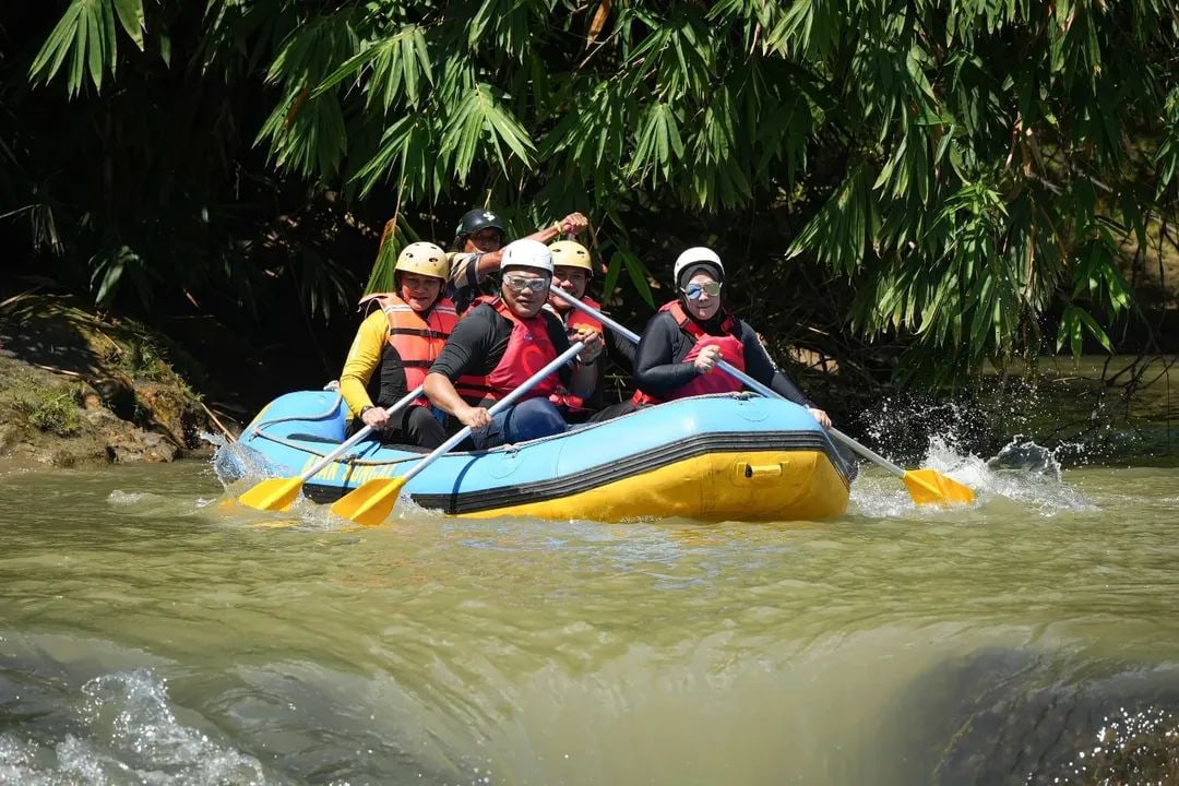 Jajal Arung Jeram di Biru-Biru, Bupati Asri Ludin Tambunan Dorong ...