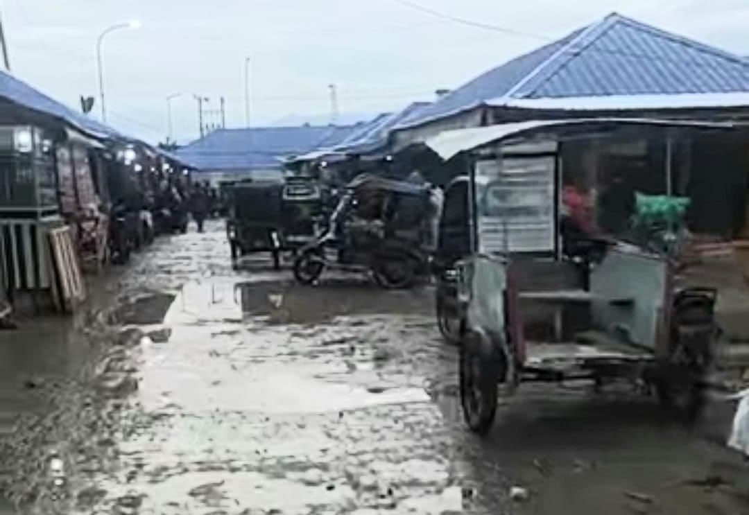 Pasar Baru Panyabungan Baru Beroperasi Belum 2 Tahun, Jalan dan Paving ...