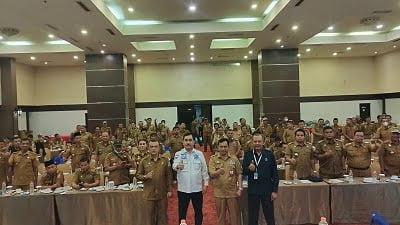 Dihadiri 22 Camat Dan Ratusan Kades, Hendrik Sitompul Minta Percepatan ...