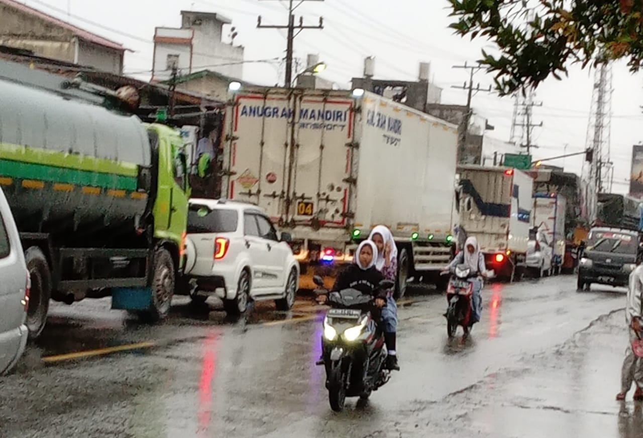 Sejumlah Titik Macet Di Jalinsum Batubara