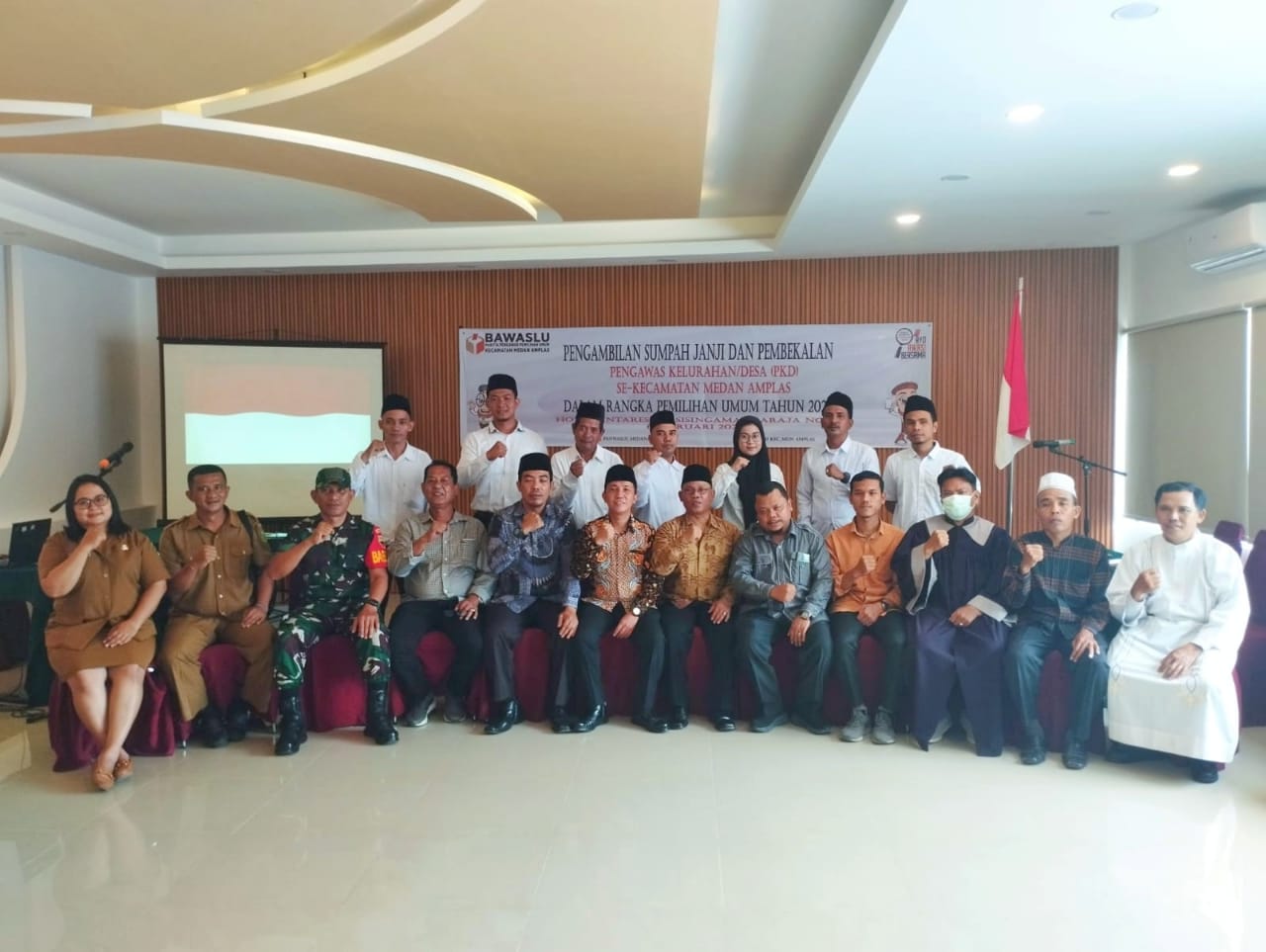 Panwaslu Medan Amplas Lantik 7 Pengawas Kelurahan