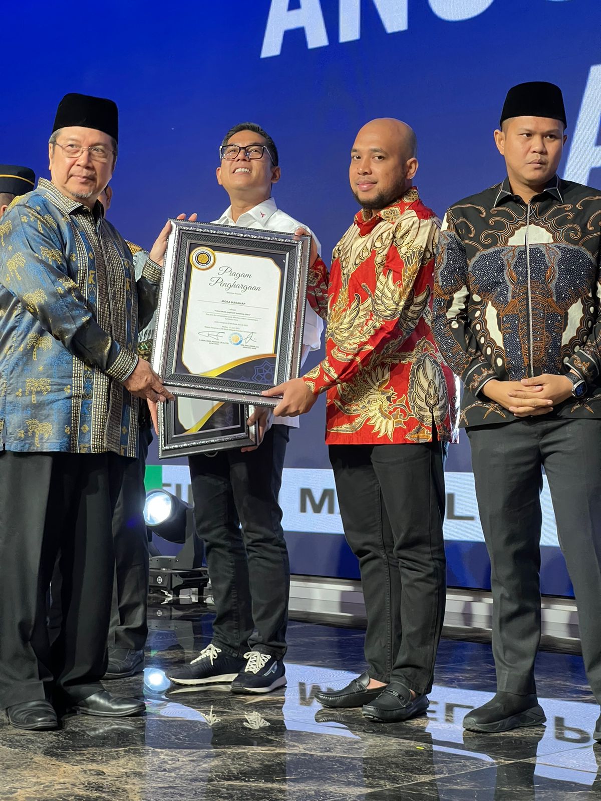 Dianggap Sebagai Tokoh Muda Inspiratif, Mora Harahap Terima ICMI Muda Award 2023