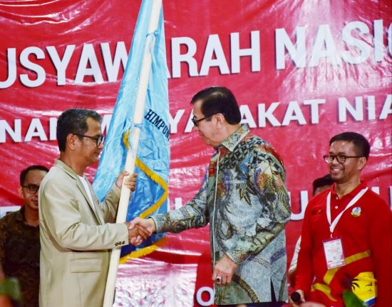 Yaatulo Gulo Terpilih Secara Aklamasi Sebagai Ketua Umum HIMNI