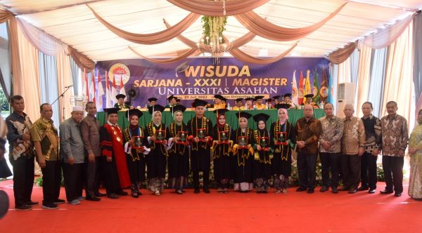 454 Mahasiswa UNA Diwisuda