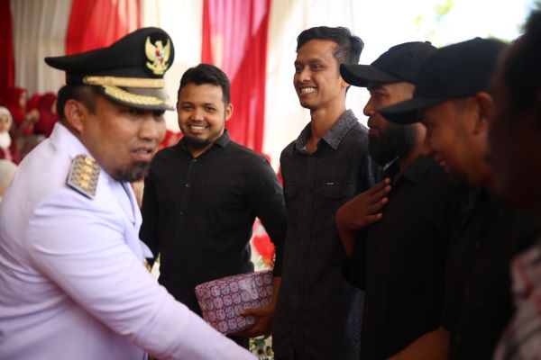 Sembilan Mantan Napiter Upacara Bersama Pj Bupati Aceh Besar