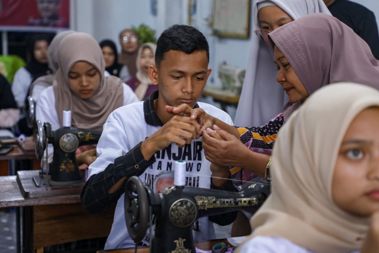 Ganjar Milenial Center Gelar Pelatihan Jahit untuk Para Penyandang Disabilitas