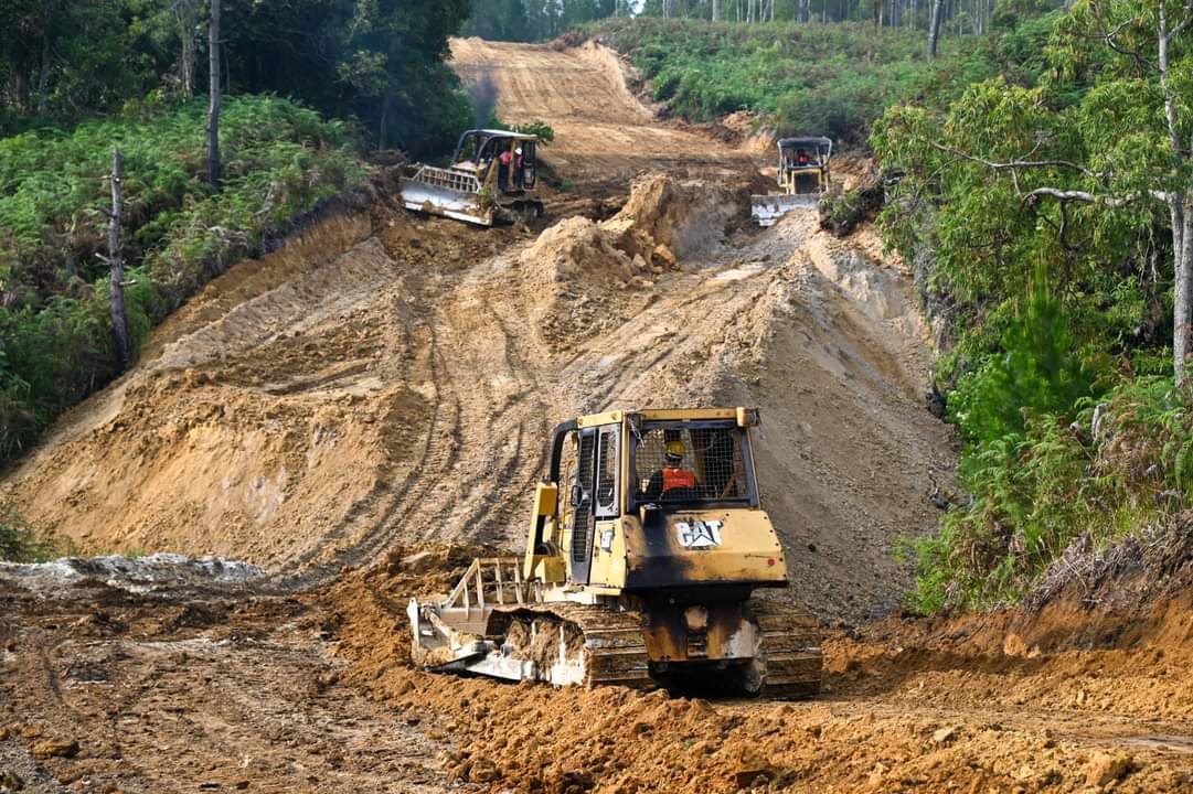 Bupati Humbahas Tinjau Pembangunan Akses Jalan Food Estate dan TSTH