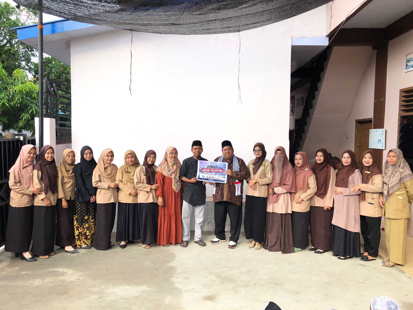 YPI Khansa Khalifah Bantu Palestina Lewat Donasi Ke DD Waspada