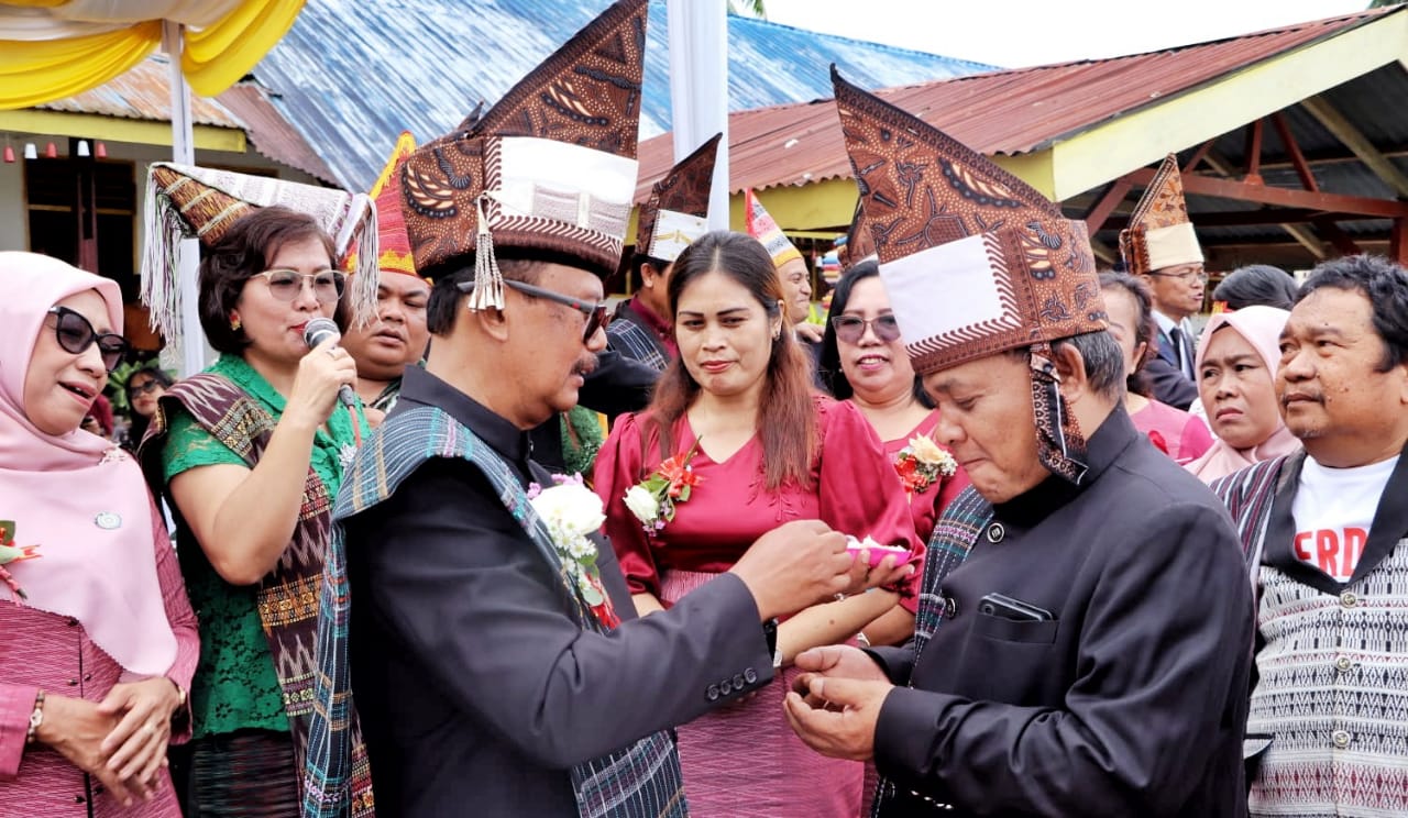 Peringatan Hari Guru Nasional Dan HUT Ke-78 PGRI Di Simalungun Meriah — WASPADA