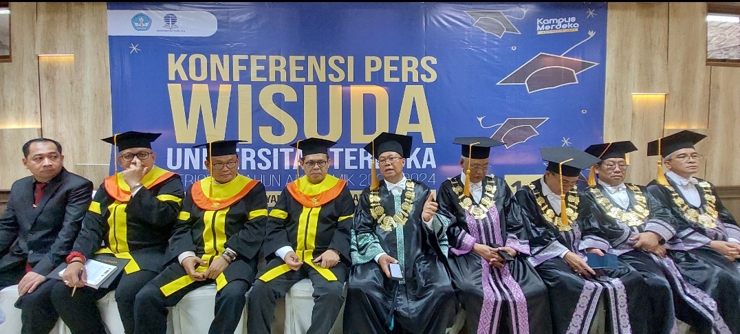 UT Wisuda 1.957 Lulusannya, 3 Tokoh jadi Wisudawan Kehormatan