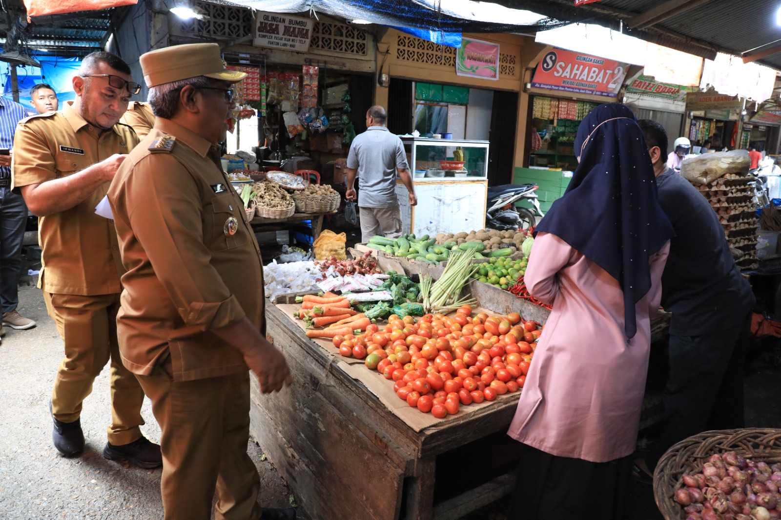 Sidak Pasar Pantonlabu, Mahyuzar Temukan Kenaikan Harga Tiga Bahan Pokok