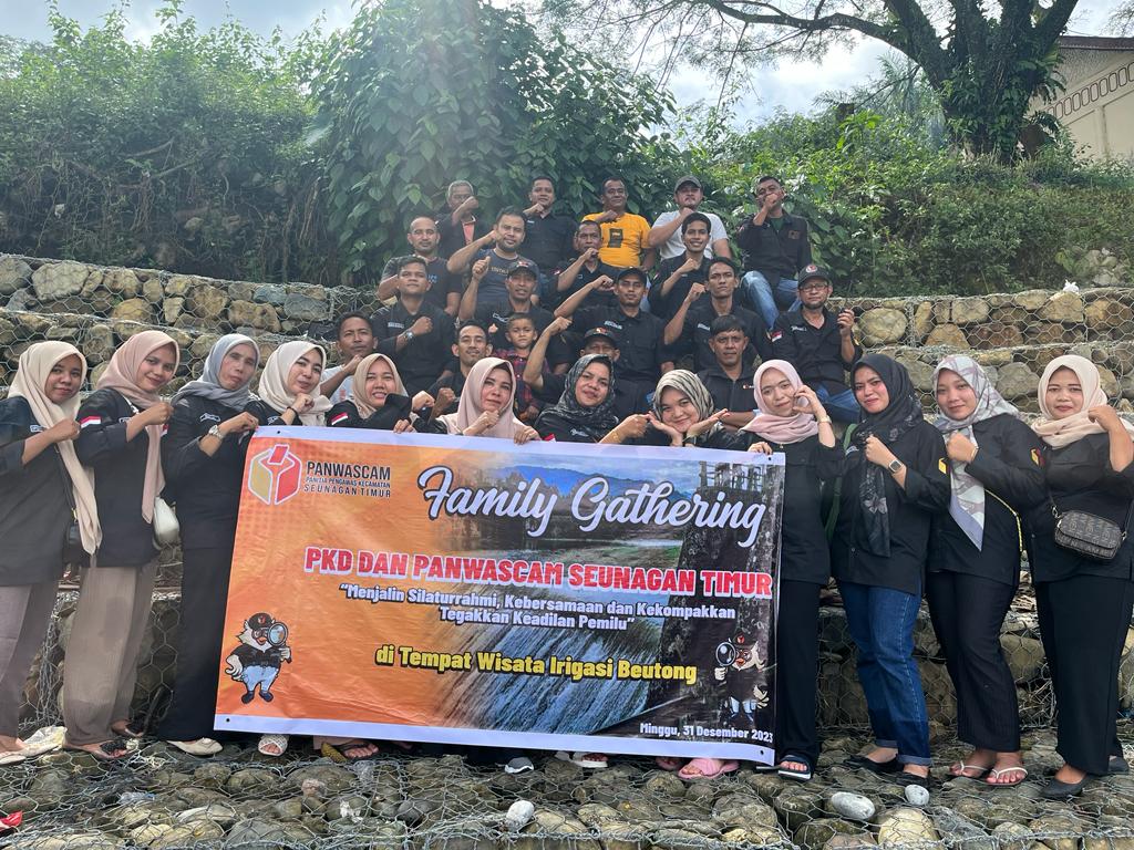 Panwas Dan PKD Seunagan Timur Family Gathering — WASPADA