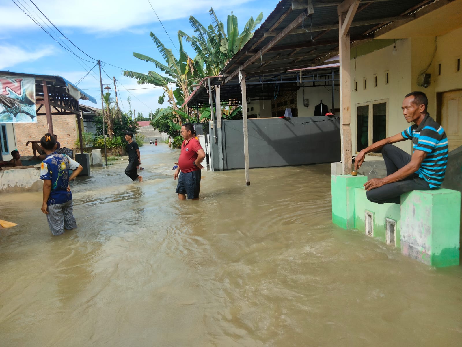 Tanggul Sungai Jebol, Ribuan Rumah Terendam