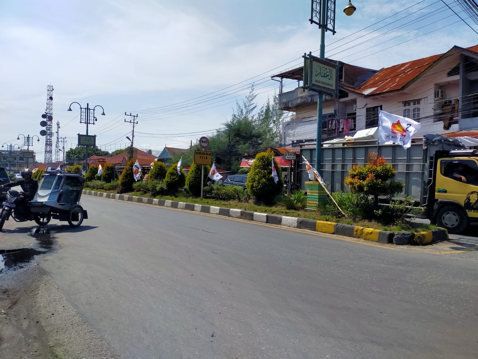 Pemkab Dan Bawaslu Agara Diminta Tertibkan APK Langgar Aturan