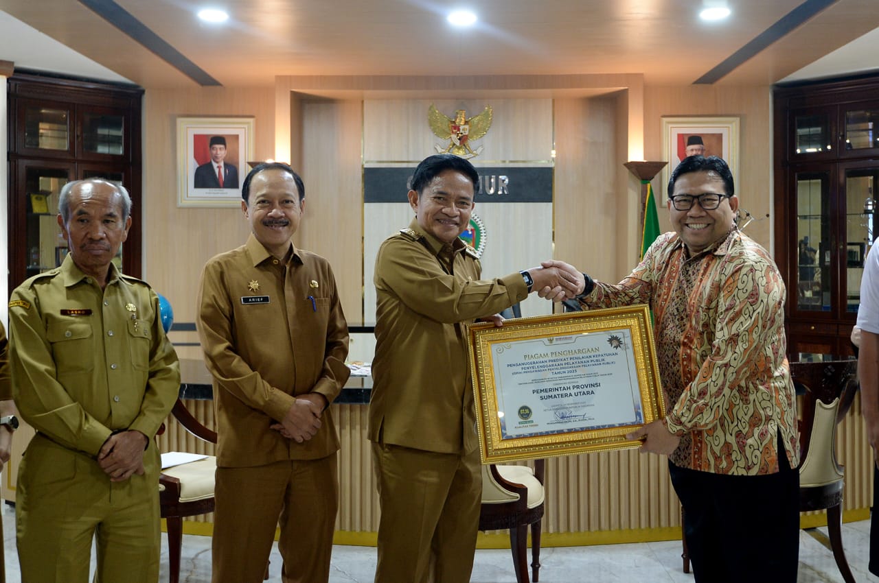 Pemprovsu Kembali Raih Penghargaan Dari Ombudsman