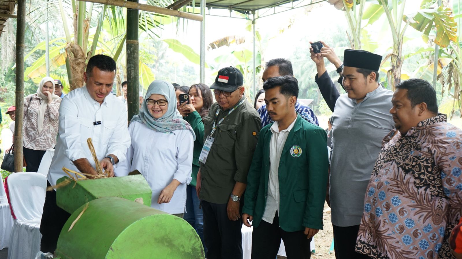Musa Rajekshah Resmikan Rumah Pupuk Kompos Untuk Petani di Pantai Labu