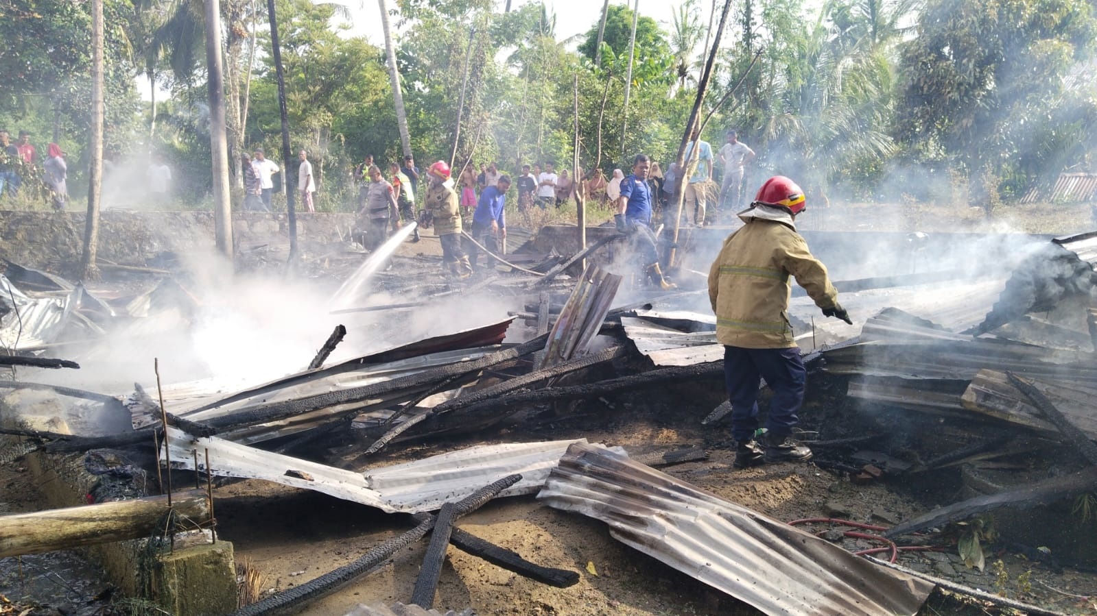 Ditinggal Pergi, Rumah Musnah Terbakar