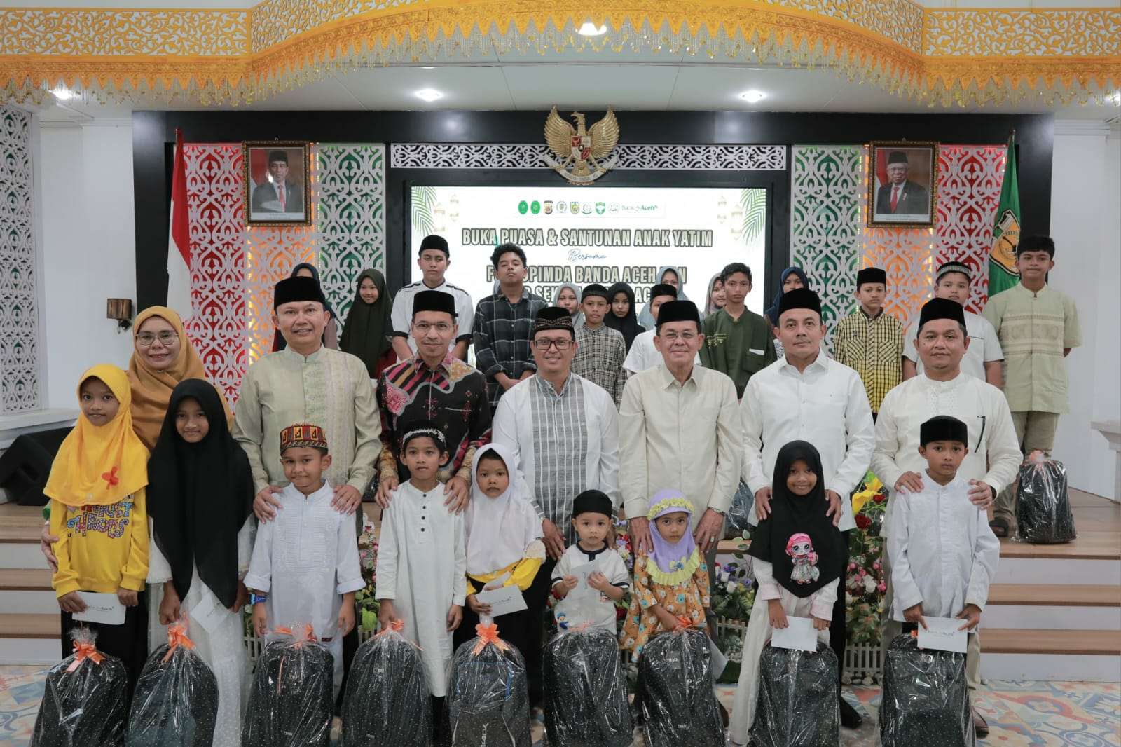 Forkopimda Banda Aceh Buka Puasa Bersama Dan Santuni 100 Anak Yatim