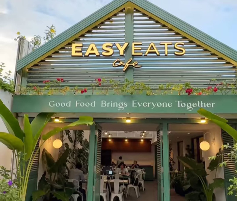 Takjil Gratis Saat Bulan Ramadhan Di Easy Eats Cafe