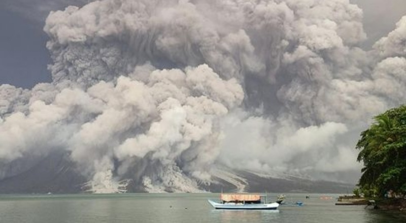 Erupsi Gunung Ruang Diprediksi Picu Tsunami
