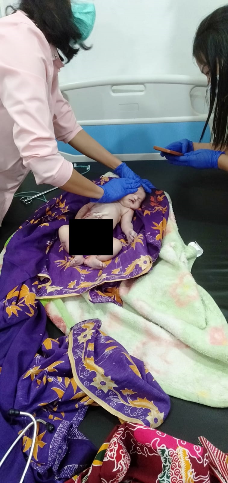 Warga Heboh, Bayi Berusia 3 Jam Ditemukan Di Kebun Teh Tobasari