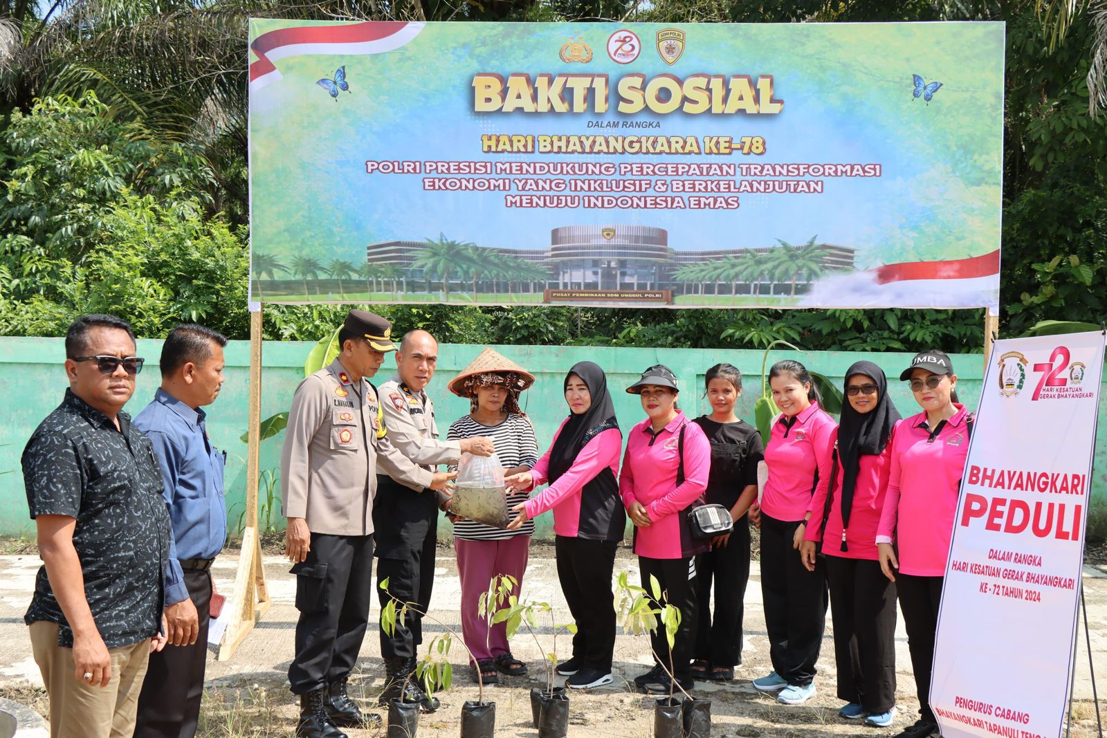 Dukung Ketahanan Pangan Polres Tapteng Bantu Bibit Ternak