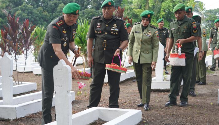 Sambut HUT Kodam I/BB Dan Korem 022/PT, Danrem Pimpin Ziarah