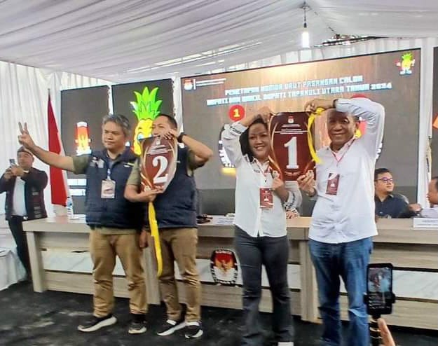 KPU Taput Undi Nomor Urut, Paslon Satika-Sarlandi No 1 dan JTP-Deni No 2