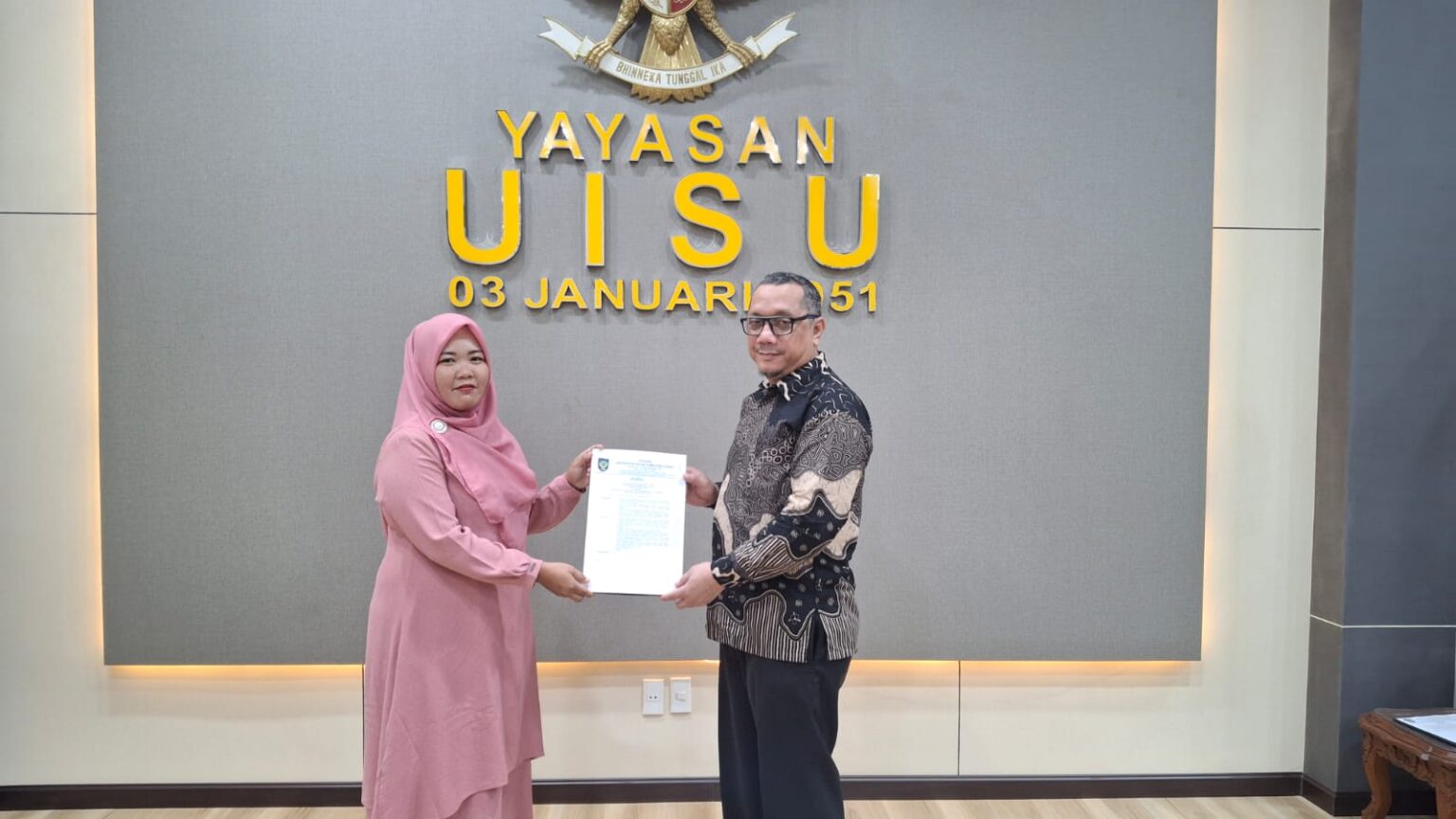 Pengurus Yayasan UISU Lantik Kepala SMA UISU