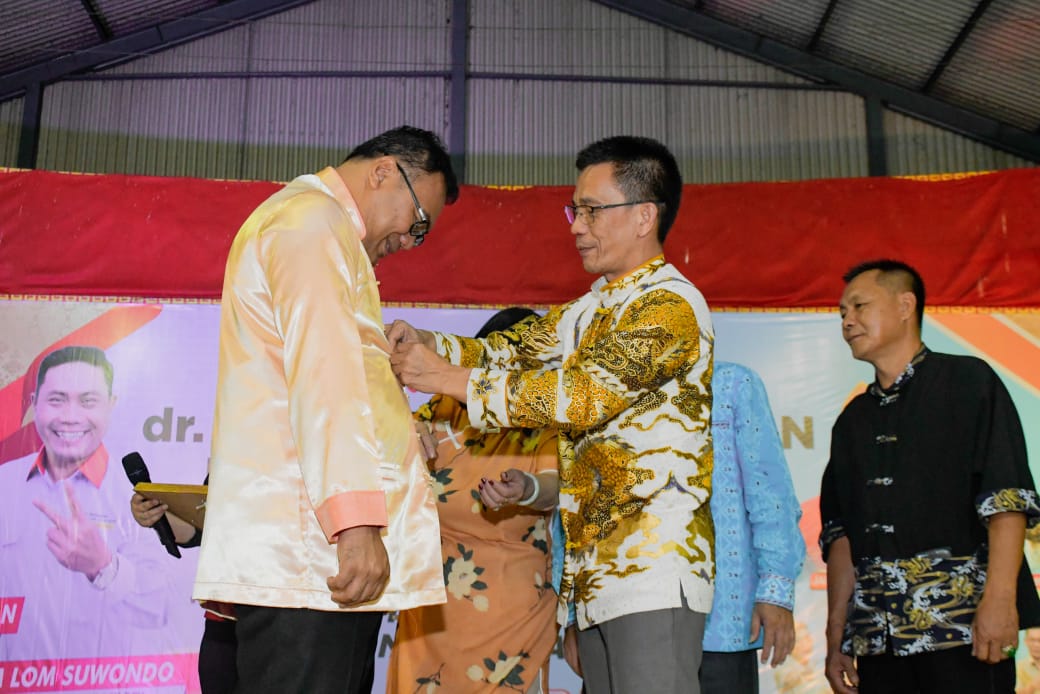 Asri Ludin Tambunan Dinobatkan Tokoh Kehormatan Etnis Tionghoa Bidang Kesehatan