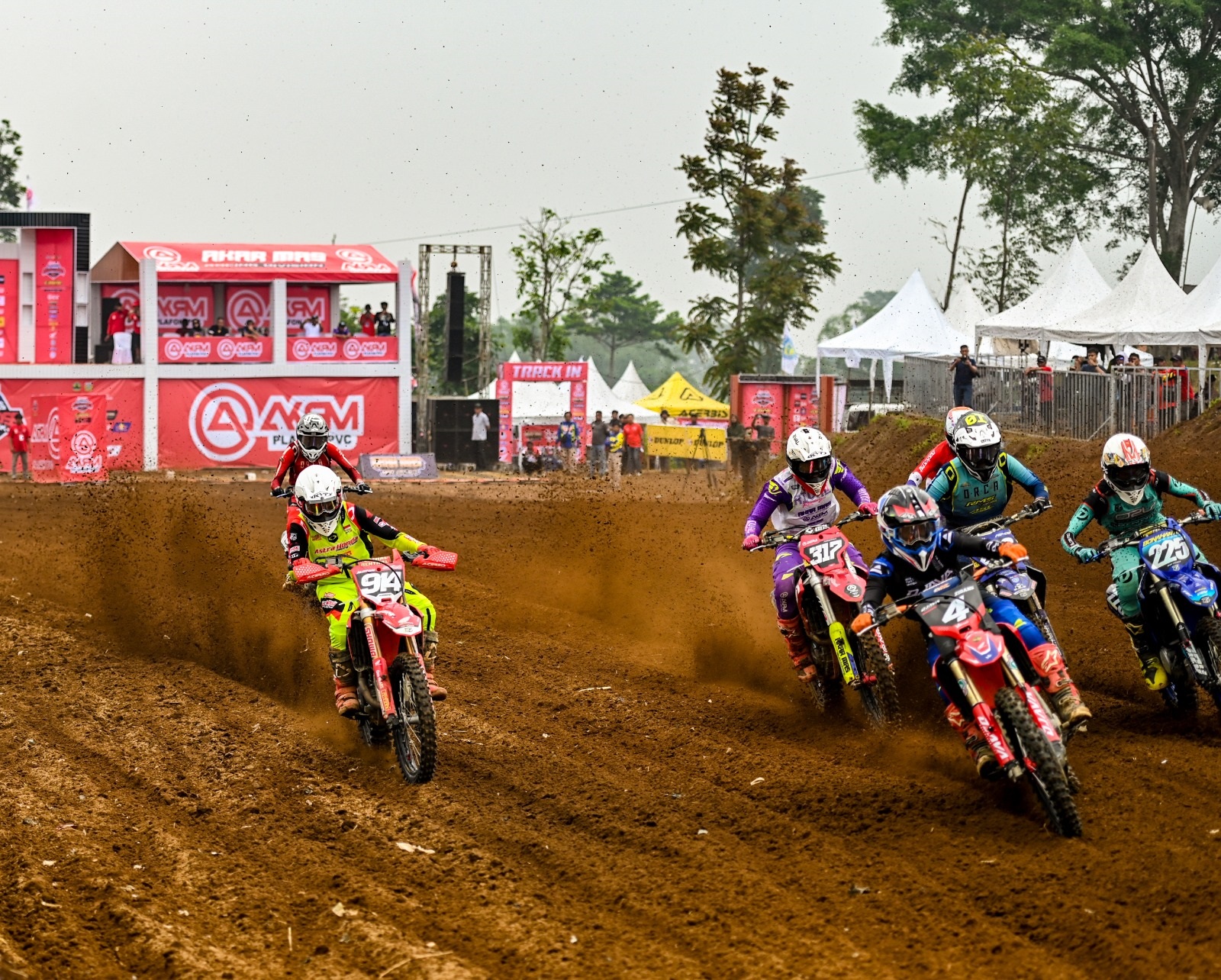 Kroser Honda Dua Podium Kejurnas Motocross