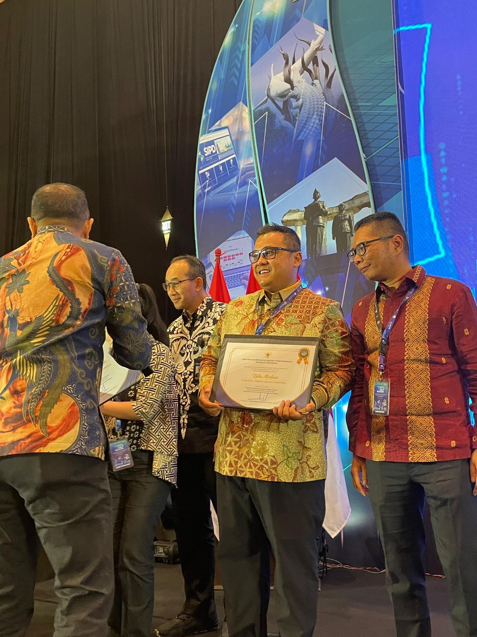 Raih Penghargaan Championship TP2DD, Pemko Medan Terbaik Di Sumatera