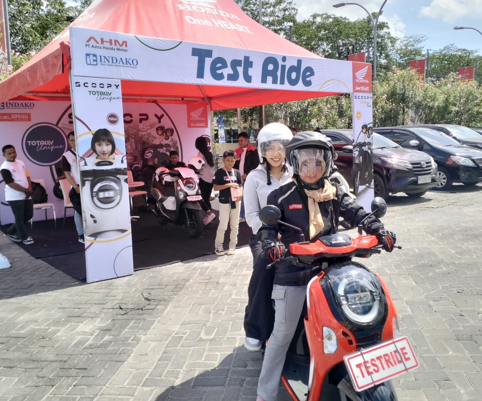 Bergaya Totally Unique, Test Ride New Honda Scoopy Membludak