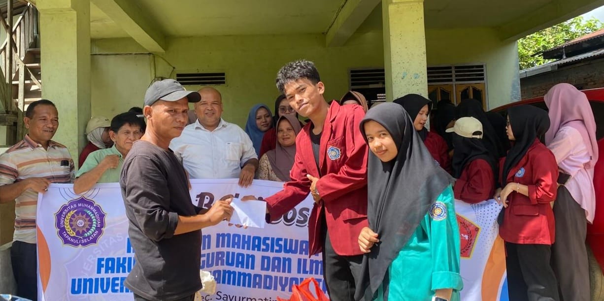 Mahasiswa UM Tapsel Bantu Korban Banjir Sipange Siunjam