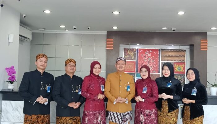 BRI BO Tanjungbalai Peringati Hari Kartini, Frontliner Tampil Anggun Dengan Pakaian Adat