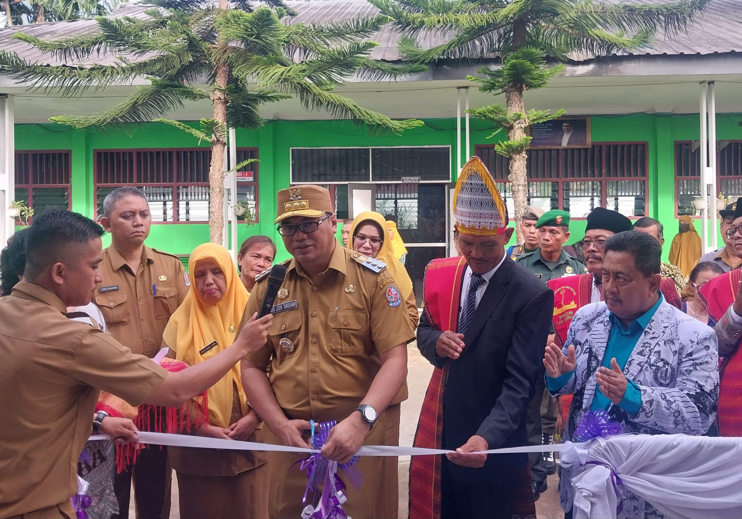 Asri Ludin Tambunan Resmikan Dua RKB SMAN 2 Lubukpakam Dan Bantu Siswa Inklusi