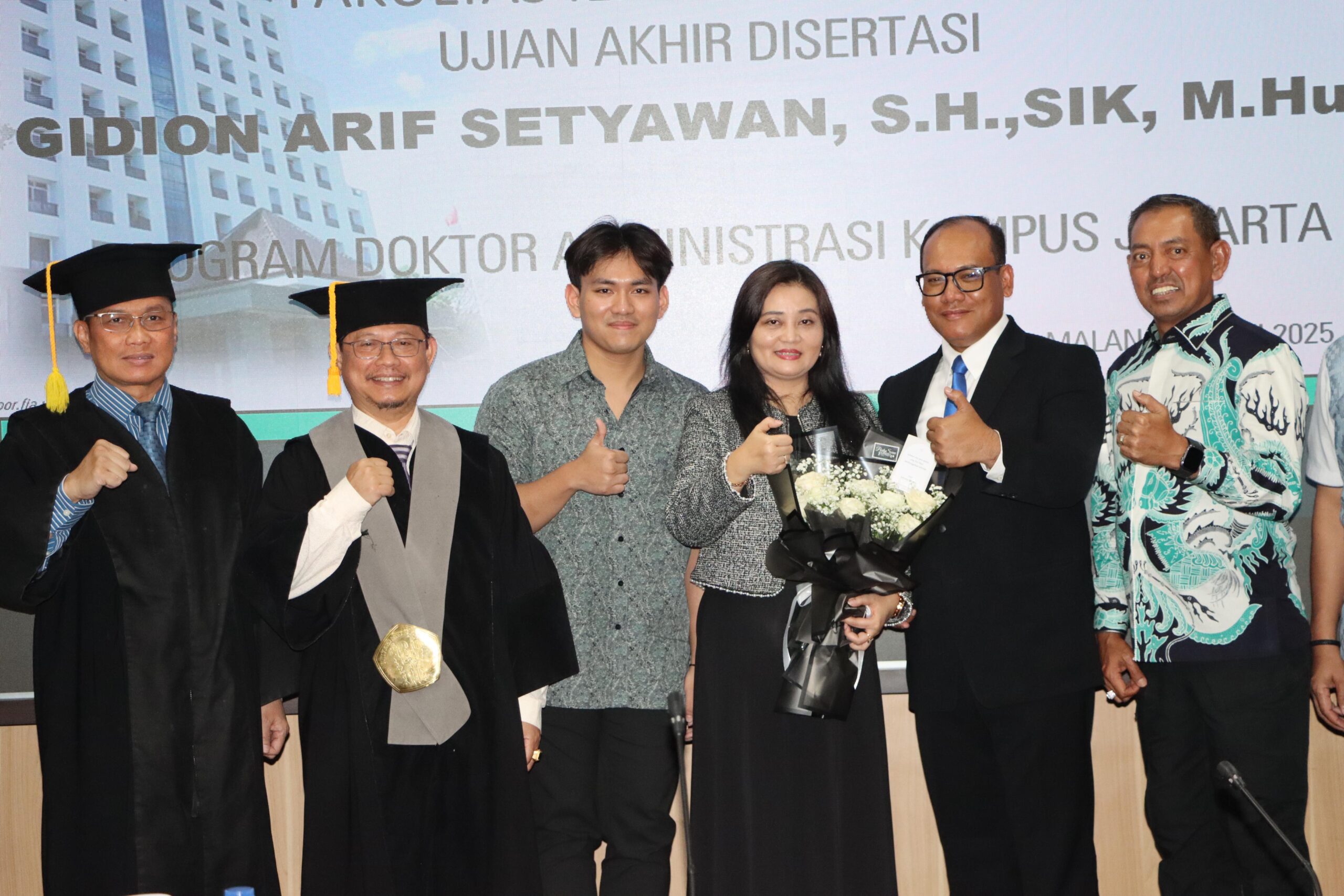 Kombes Pol Gidion Arif Setyawan Raih Doktor Di Universitas Brawijaya