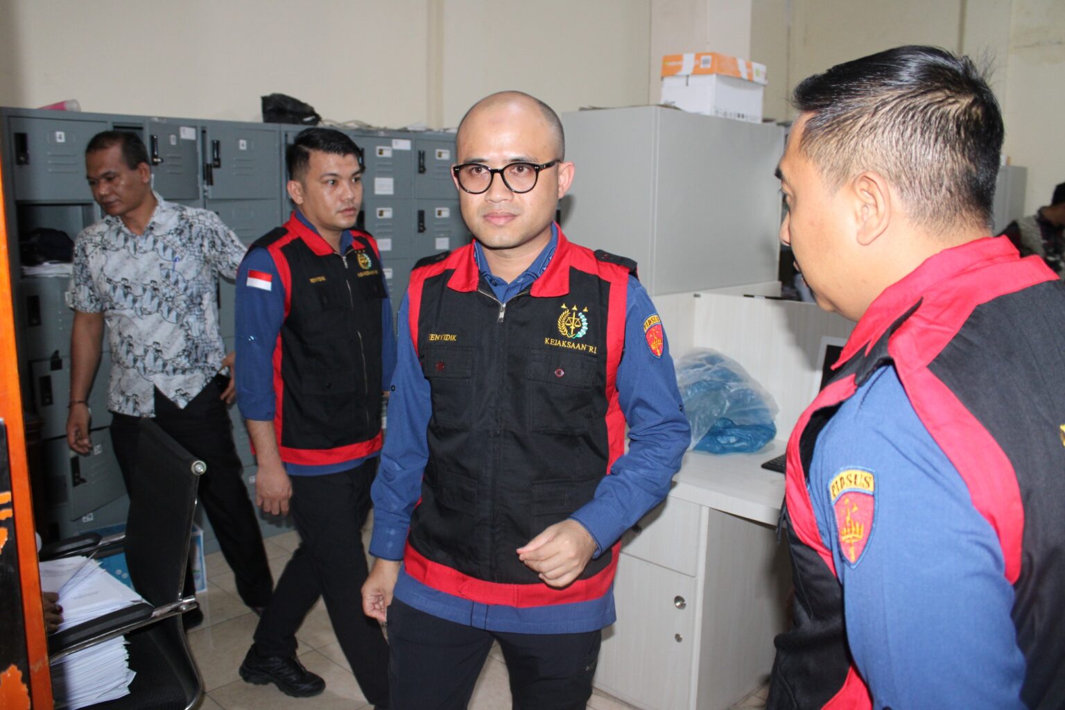 Kejati Sumut Geledah Kantor Disdik Dan BPKPD Tebingtinggi, Usut Dugaan ...