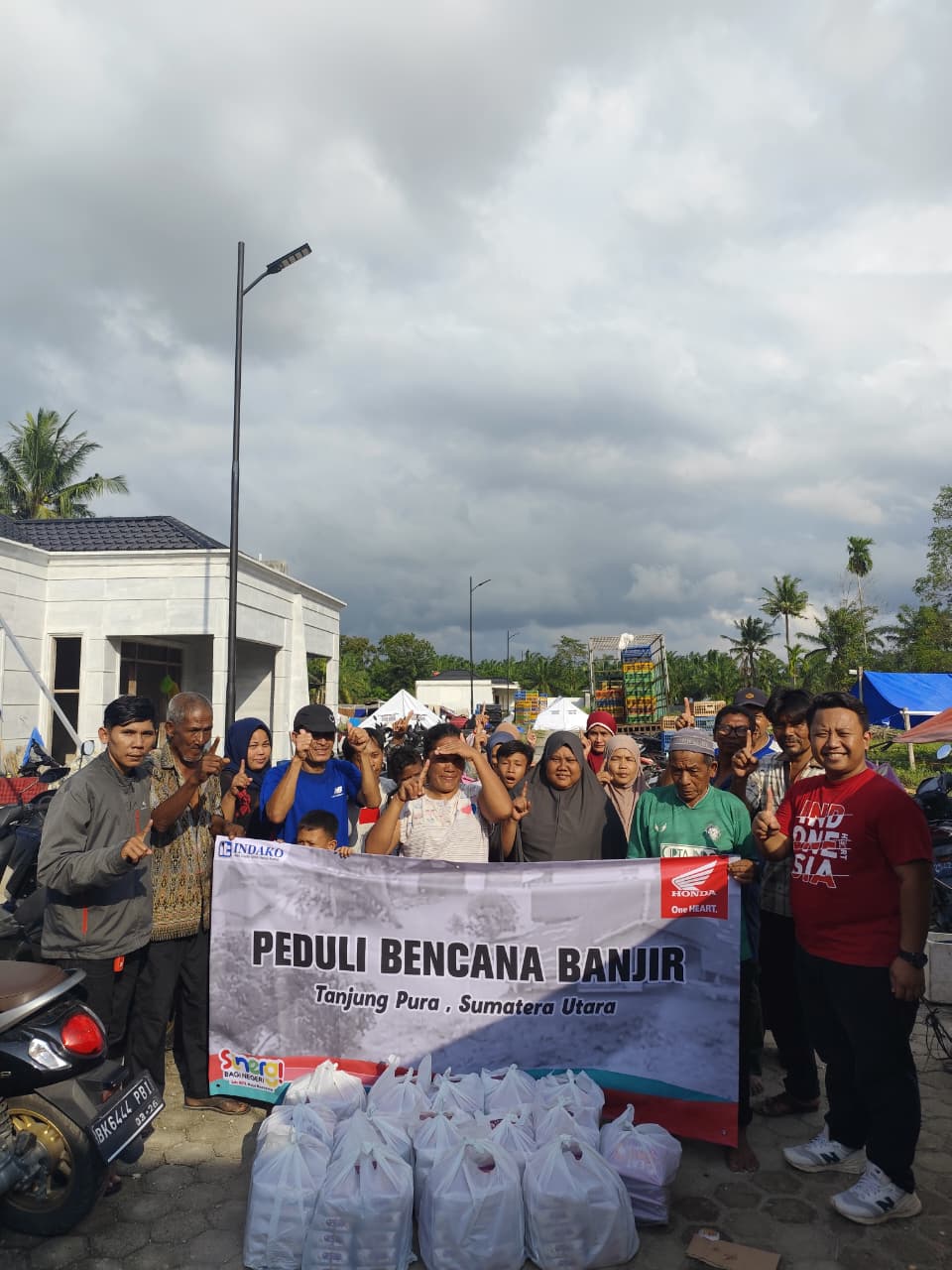 Indako Bantu Makanan Siap Saji Korban Banjir Langkat